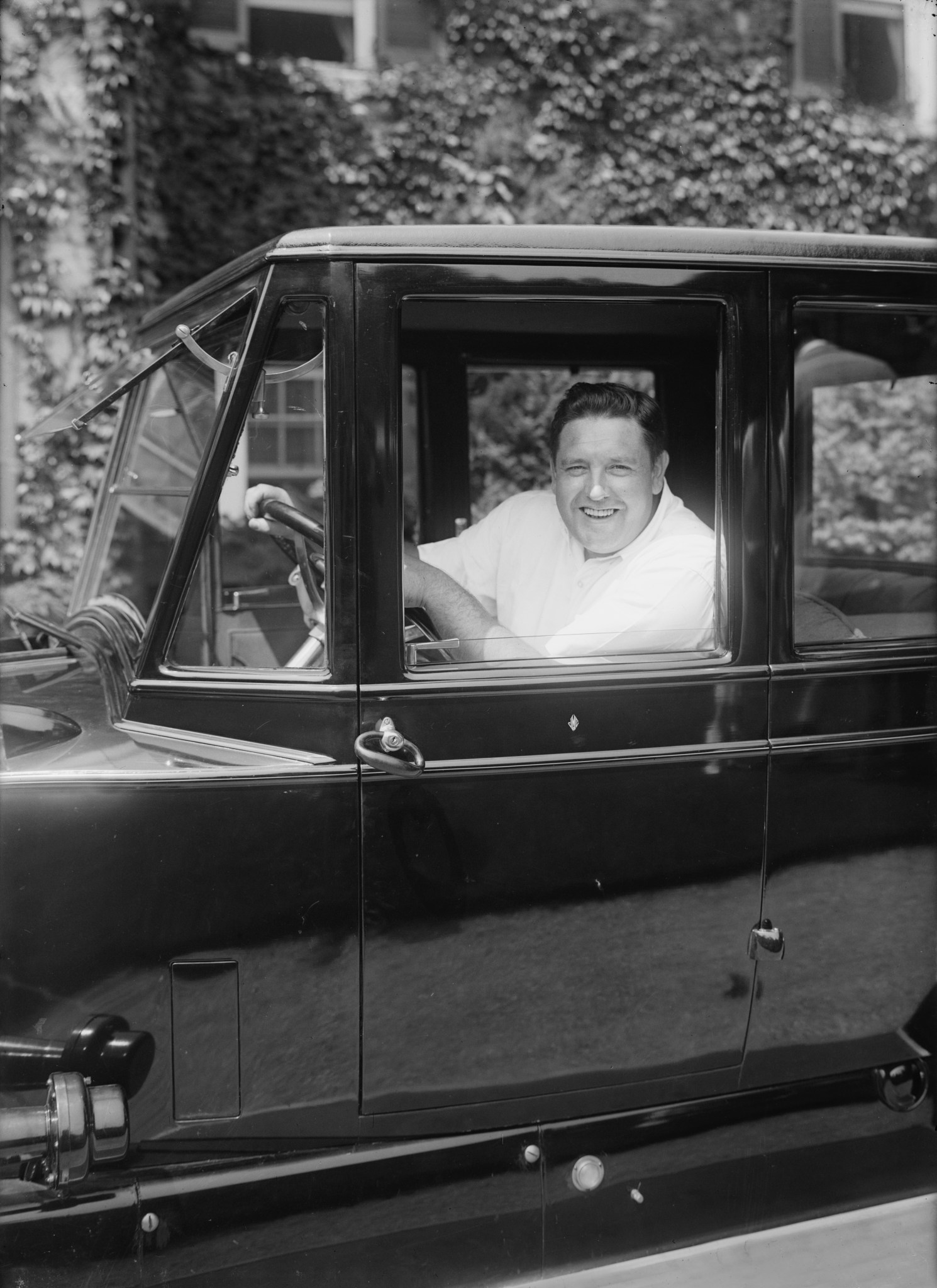 John McCormack Society – A site dedicated to the legendary Irish tenor.